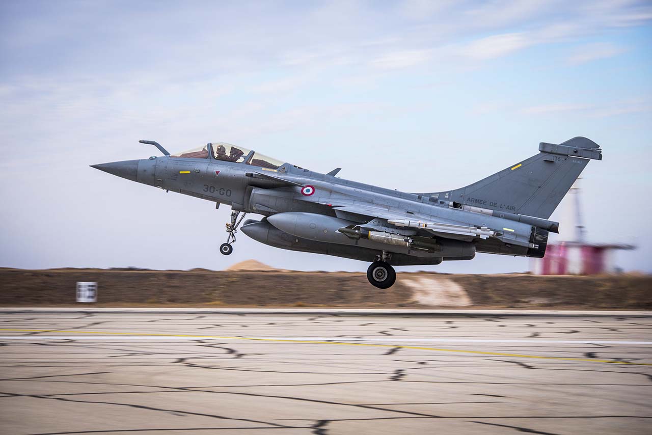 Rafale estreia nova tecnologia contra o Estado Islâmico - Revista Asas