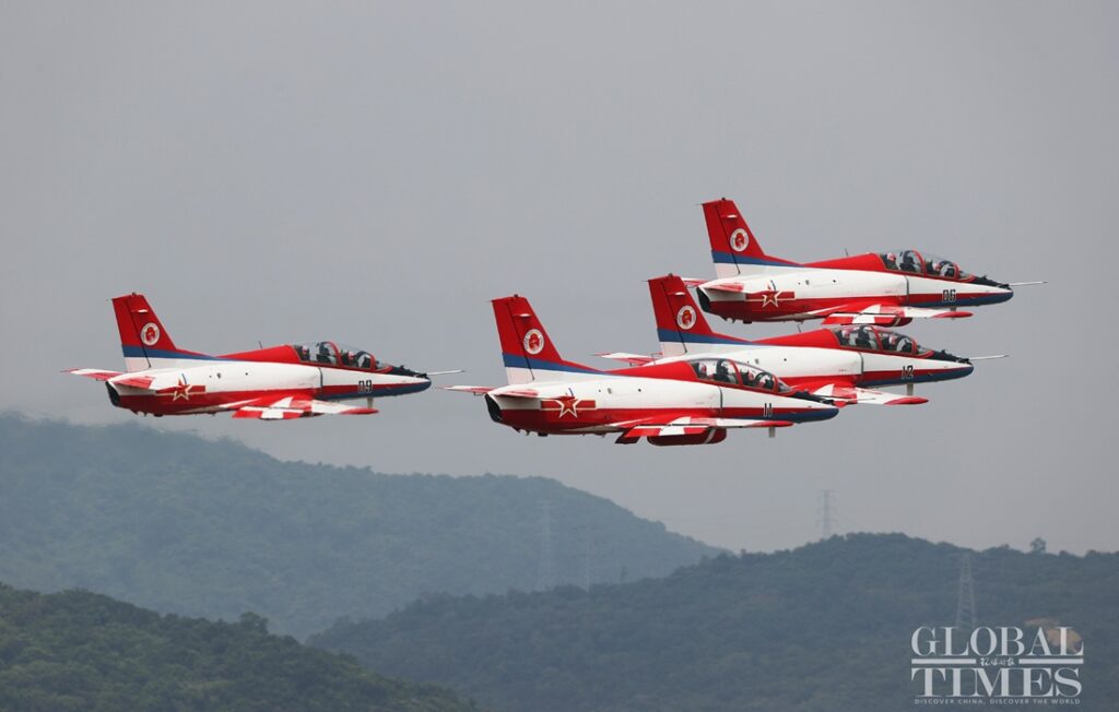 Show aéreo marca aniversário da China comunista - Revista Asas
